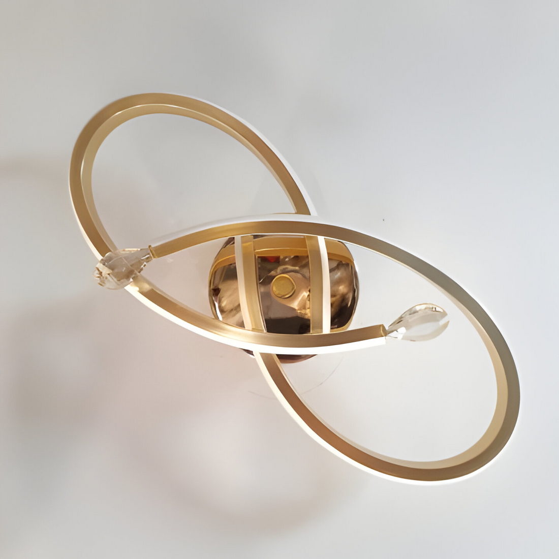 GOLDEN LED MODERN TWISTED LIGHT – Lights n Lamp